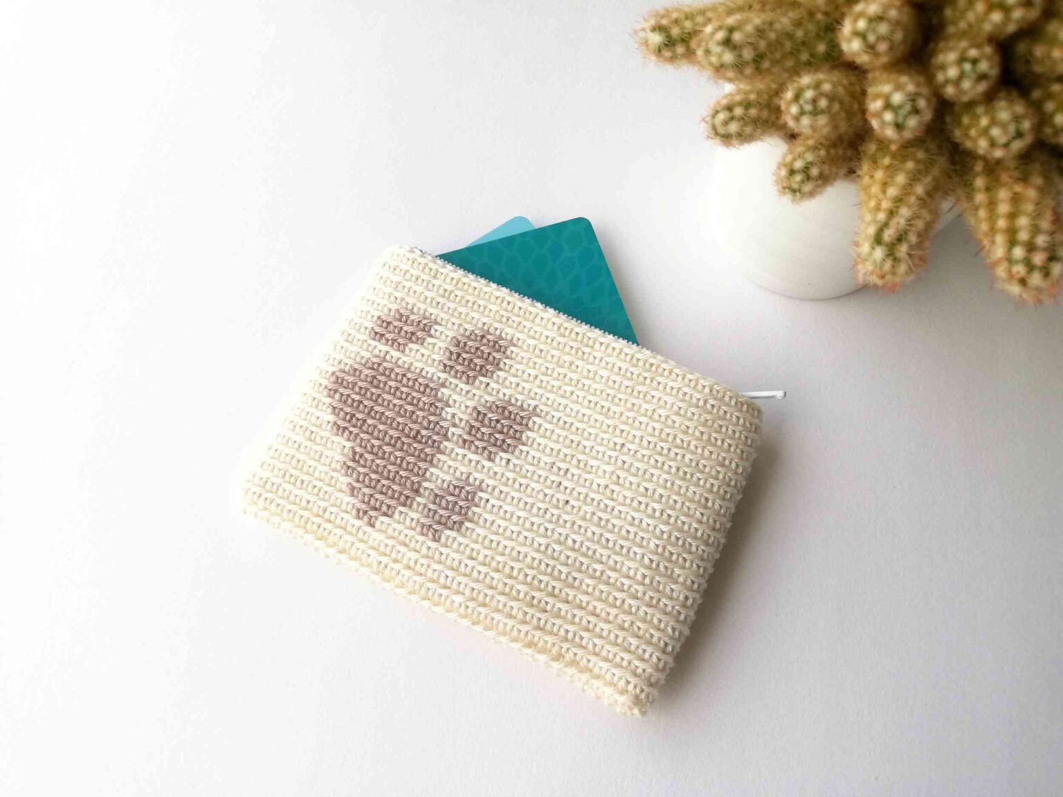 10 beautiful crochet zipper pouches - Nordic Hook - Free crochet patterns