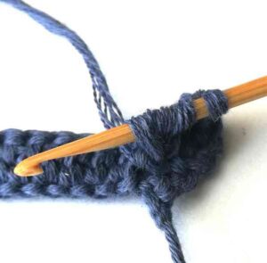 The tipped scales stitch - Nordic Hook - Free crochet stitch tutorial