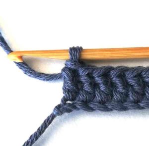 The tipped scales stitch - Nordic Hook - Free crochet stitch tutorial