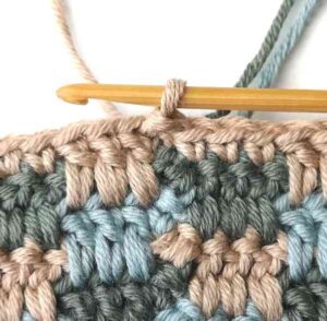 The interlocking blocks crochet phone case - Nordic Hook - Free crochet ...
