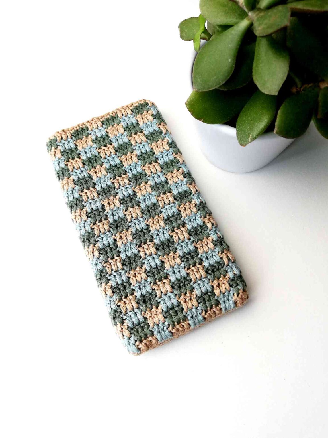 The interlocking blocks crochet phone case - Nordic Hook - Free crochet ...
