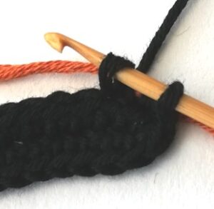 Spooky Halloween drawstring bag with a bat - Free pattern