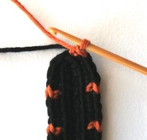 Spooky Halloween drawstring bag with a bat - Free pattern