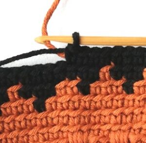 Spooky Halloween drawstring bag with a bat - Free pattern