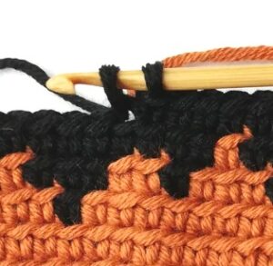Spooky Halloween drawstring bag with a bat - Free pattern