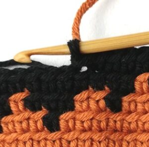 Spooky Halloween drawstring bag with a bat - Free pattern